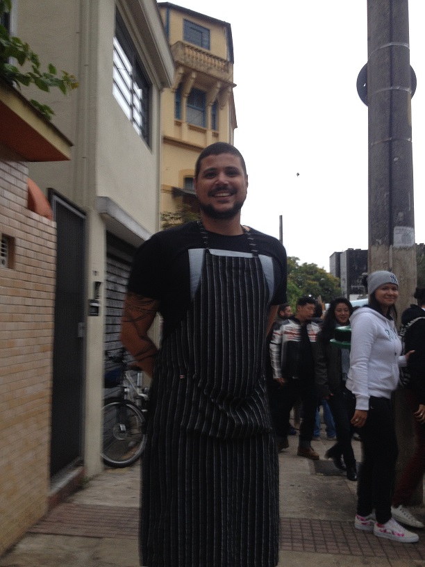 Participantes do MasterChef servem comida no Bixiga neste sábado (12 ...