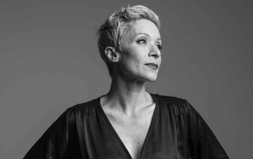 Patricia Marx dá aulas particulares de canto | VEJA SÃO PAULO