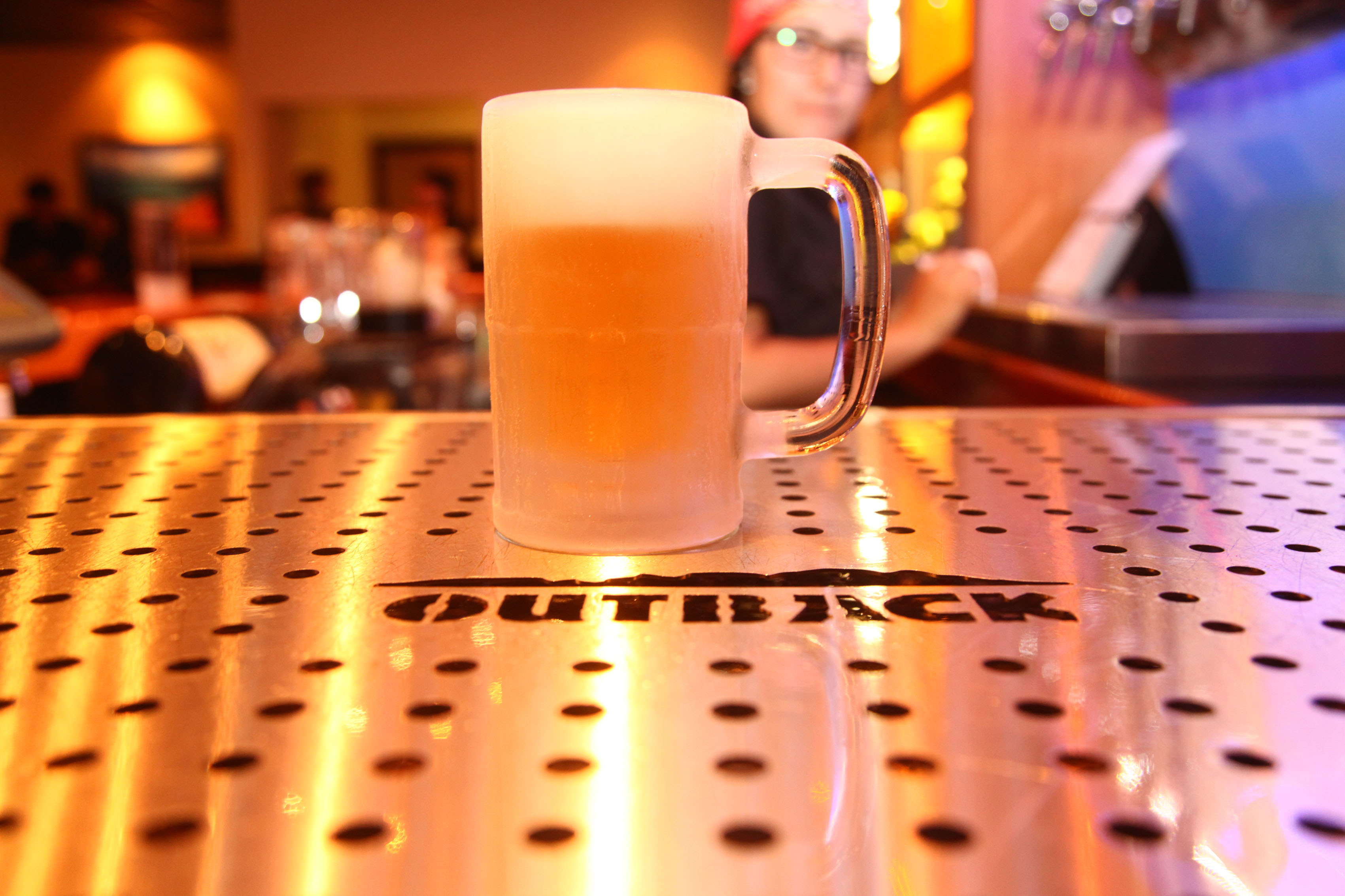 Outback presenteia clientes com seu petisco mais famoso | VEJA SÃO PAULO