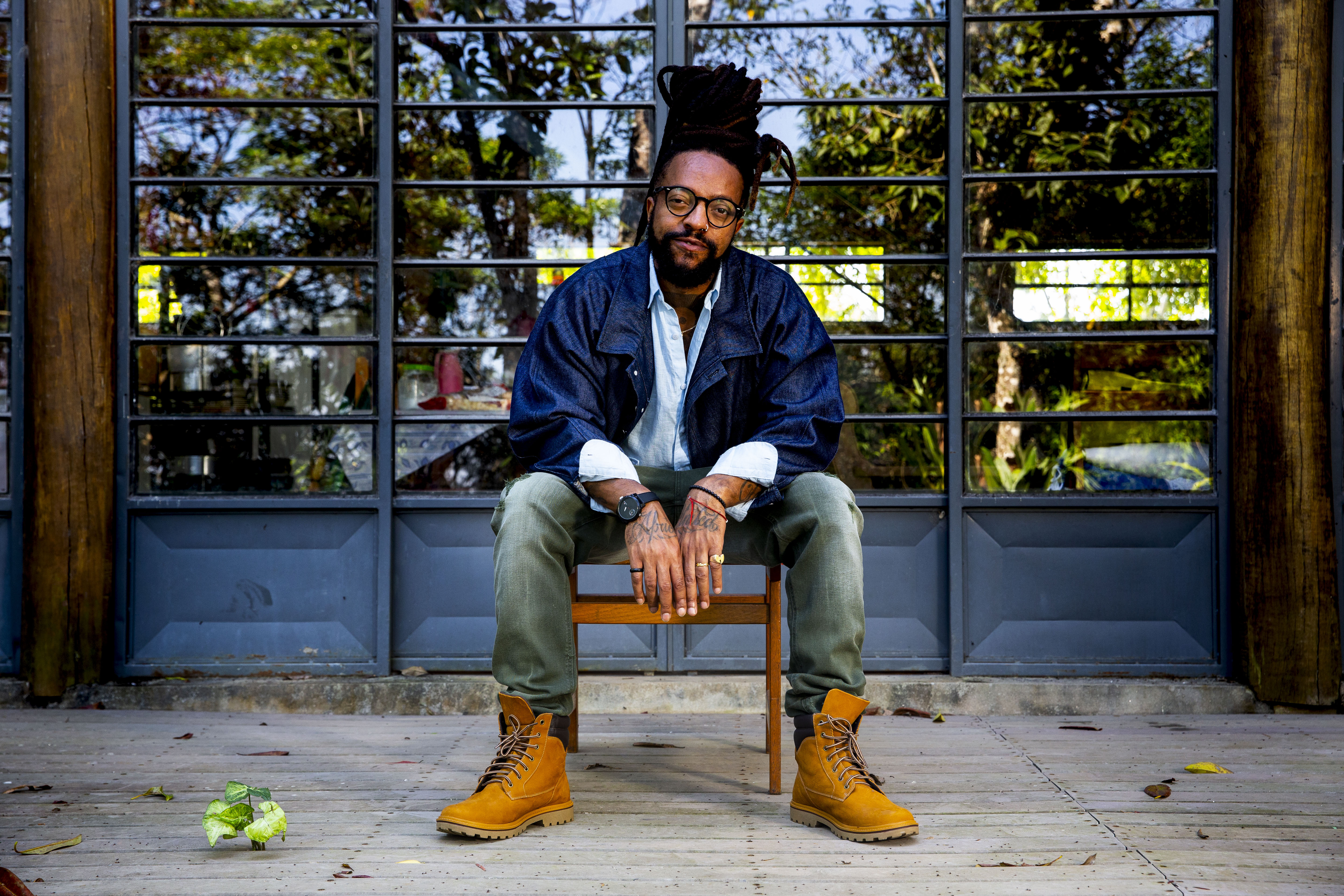 Em novo álbum, Rael se reencontra com o amor (próprio e ao outro ...