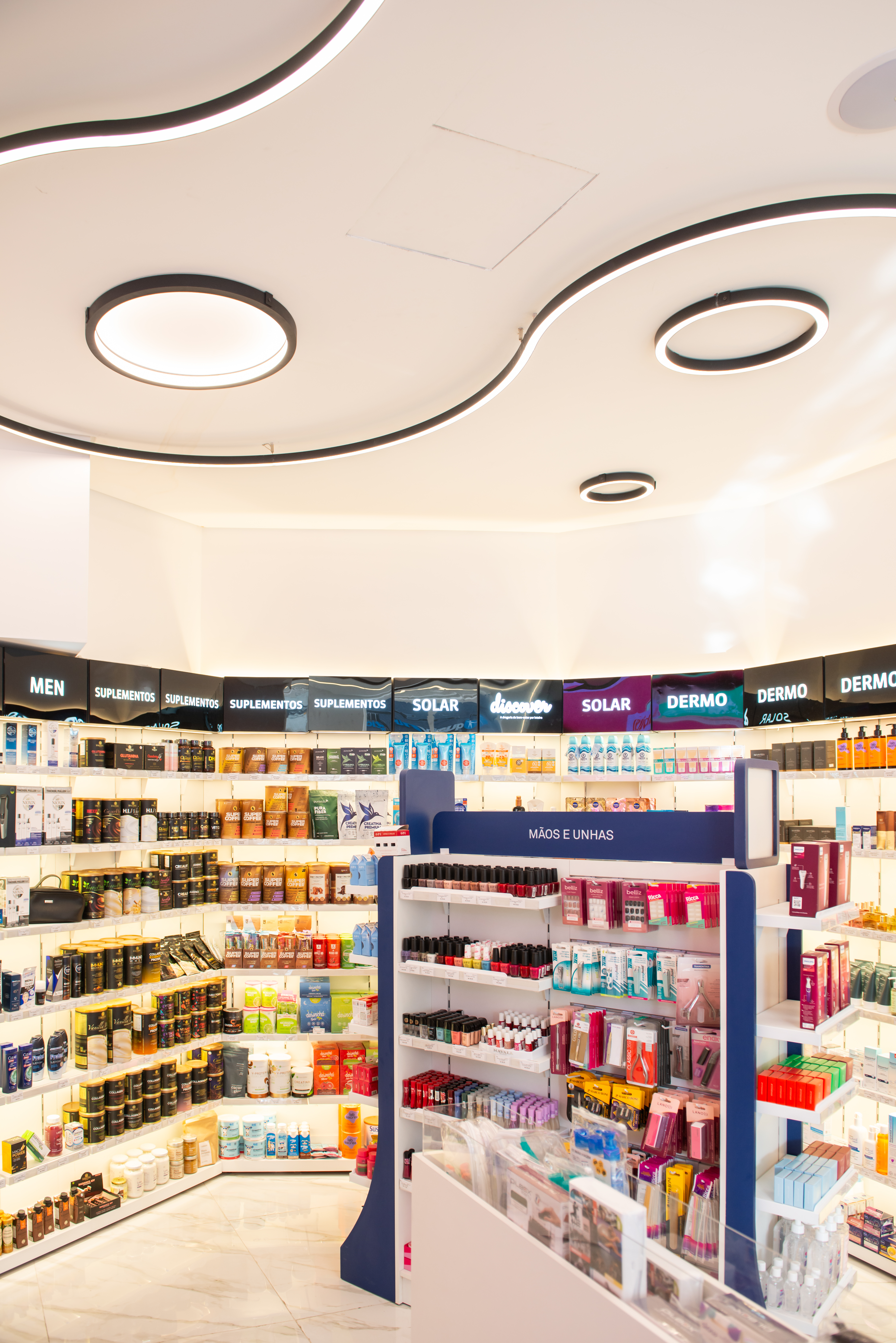 Drogaria de luxo inaugura loja-conceito de dois andares no Itaim Bibi | VEJA SÃO PAULO