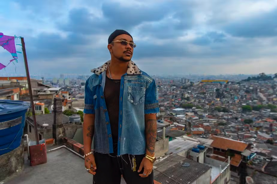 Confira a primeira foto de Xamã em “Três graças” | VEJA SÃO PAULO