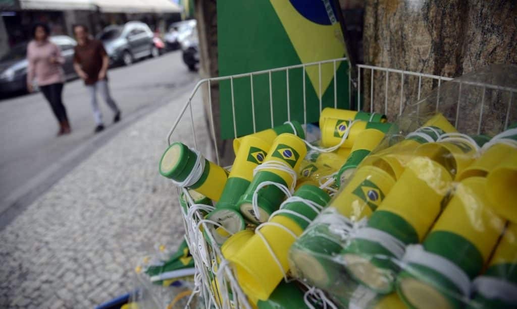 Copa do Mundo: Procon-SP tem alta de reclamações sobre figurinhas e ...
